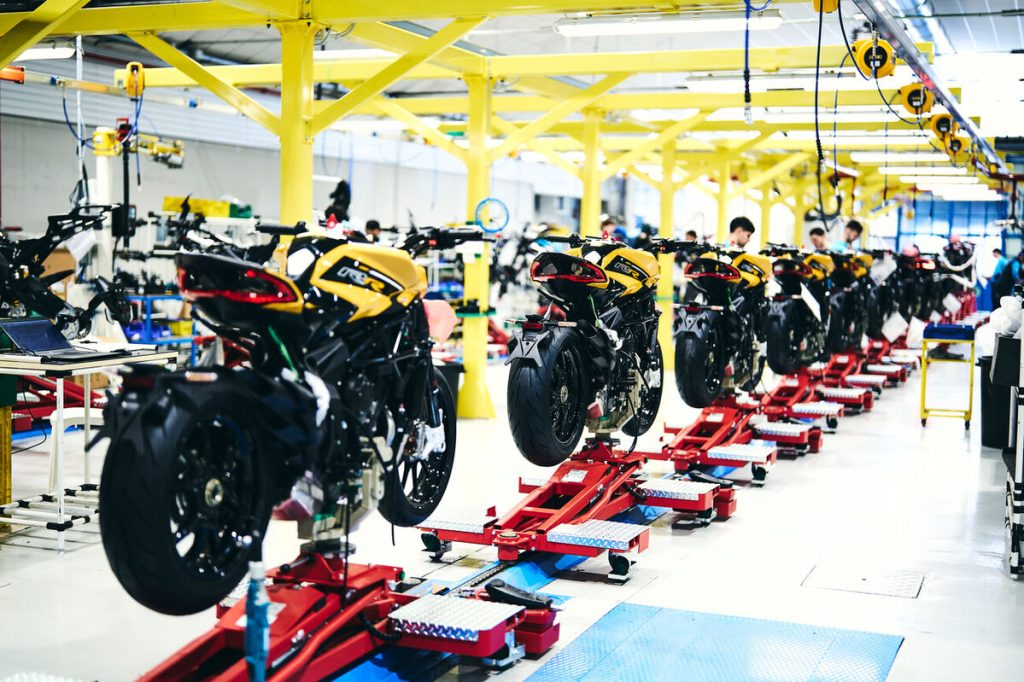 MV Agusta werkt aan nieuwe motor én nieuw motorblok - Kicxstart